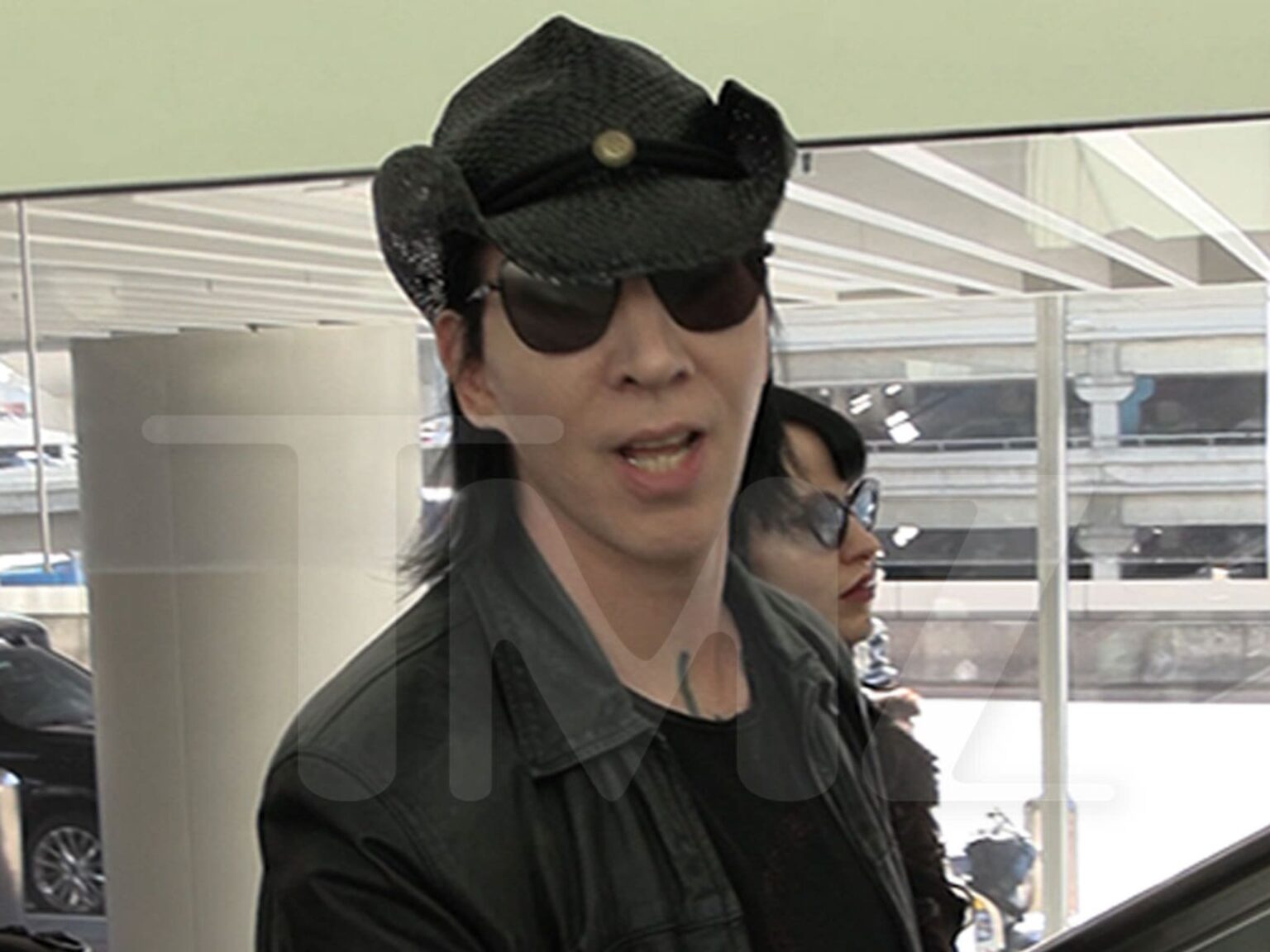 Marilyn Manson Embraces Christmas Spirit Despite Grinch Persona ...