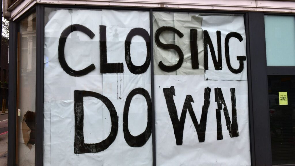 Saks Off 5th Closes New Jersey Store Amid Bankruptcy Fears ...