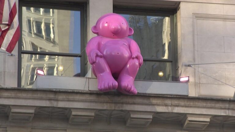 Vibrant "Mr. Pink" Installation Brightens NYC's Flatiron District ...